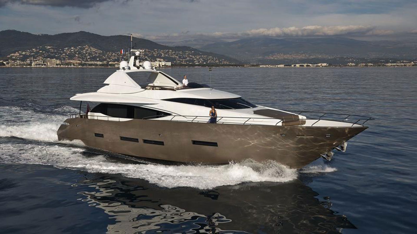 Peri motor yacht Quantum sold